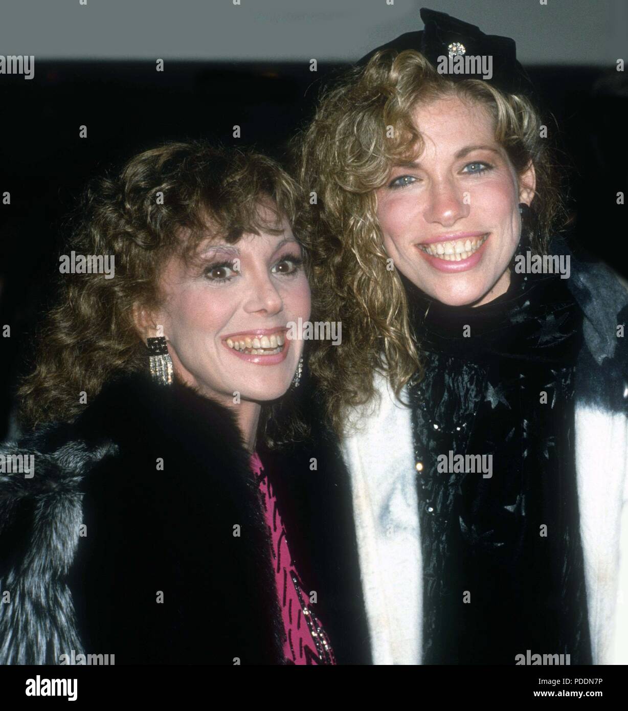 #MarloThomas #CarlySimon 1986 Photo By Adam Scull/PHOTOlink.net Stock ...