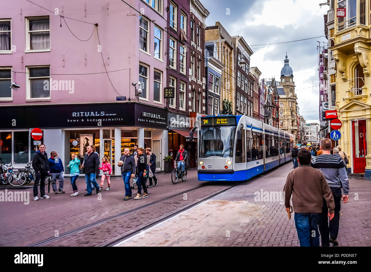 Pedestrians and Trams in the busy shopping street of Leidsestraat in ...