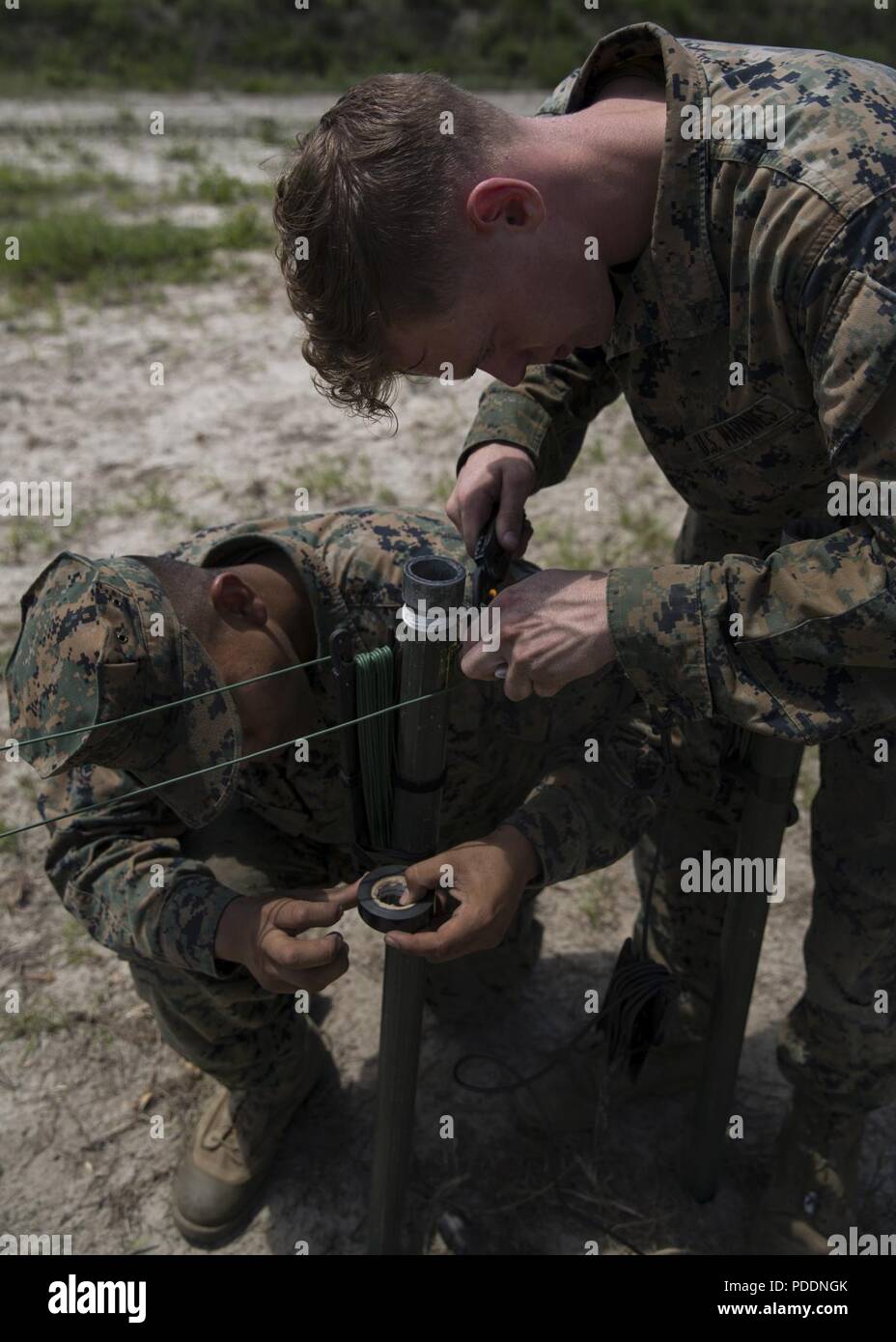 U.S. Marines with Headquarters and Service Company, 2nd Assault ...