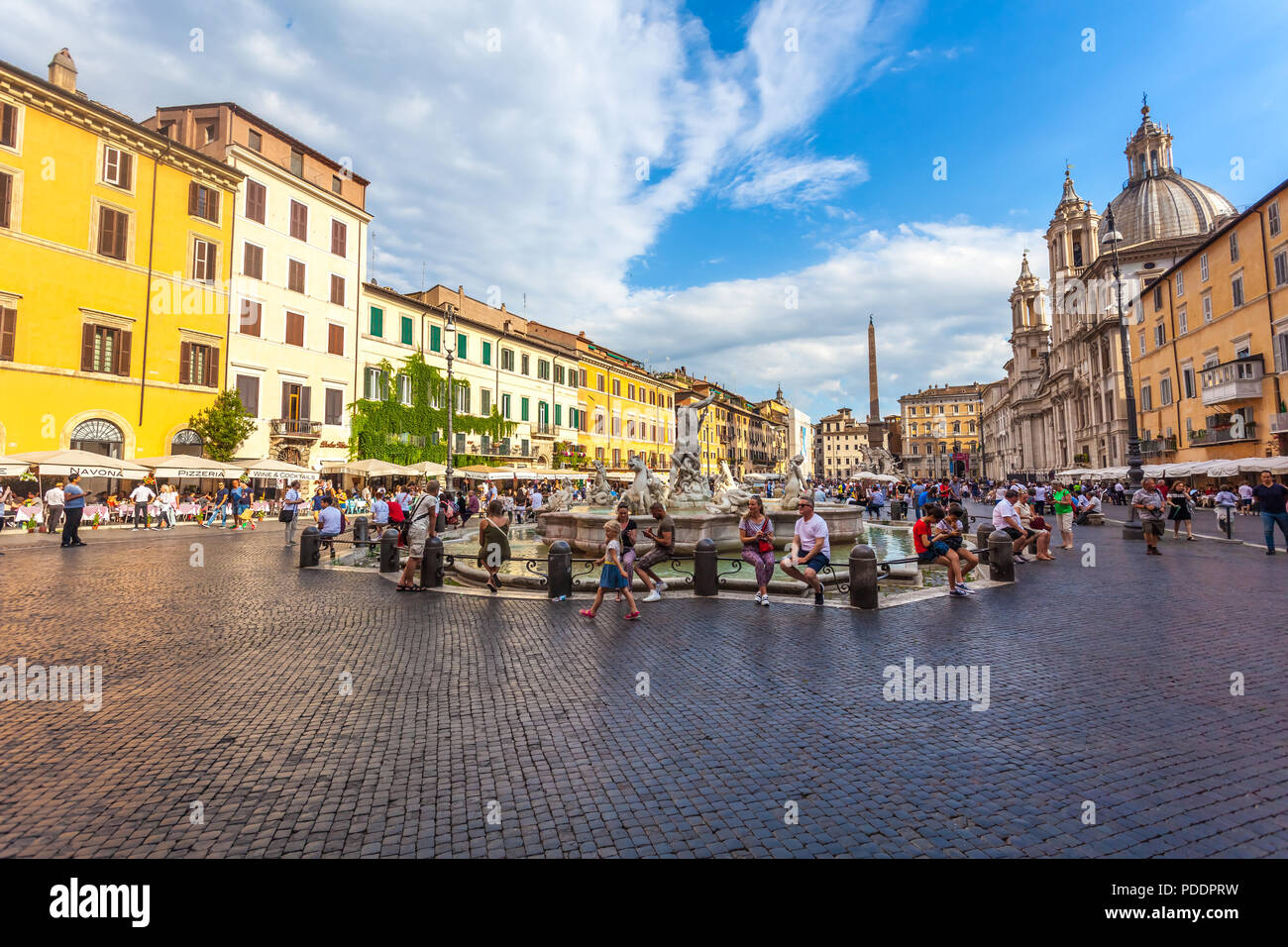 Most famous and beautiful squares in rome hi-res stock photography and ...
