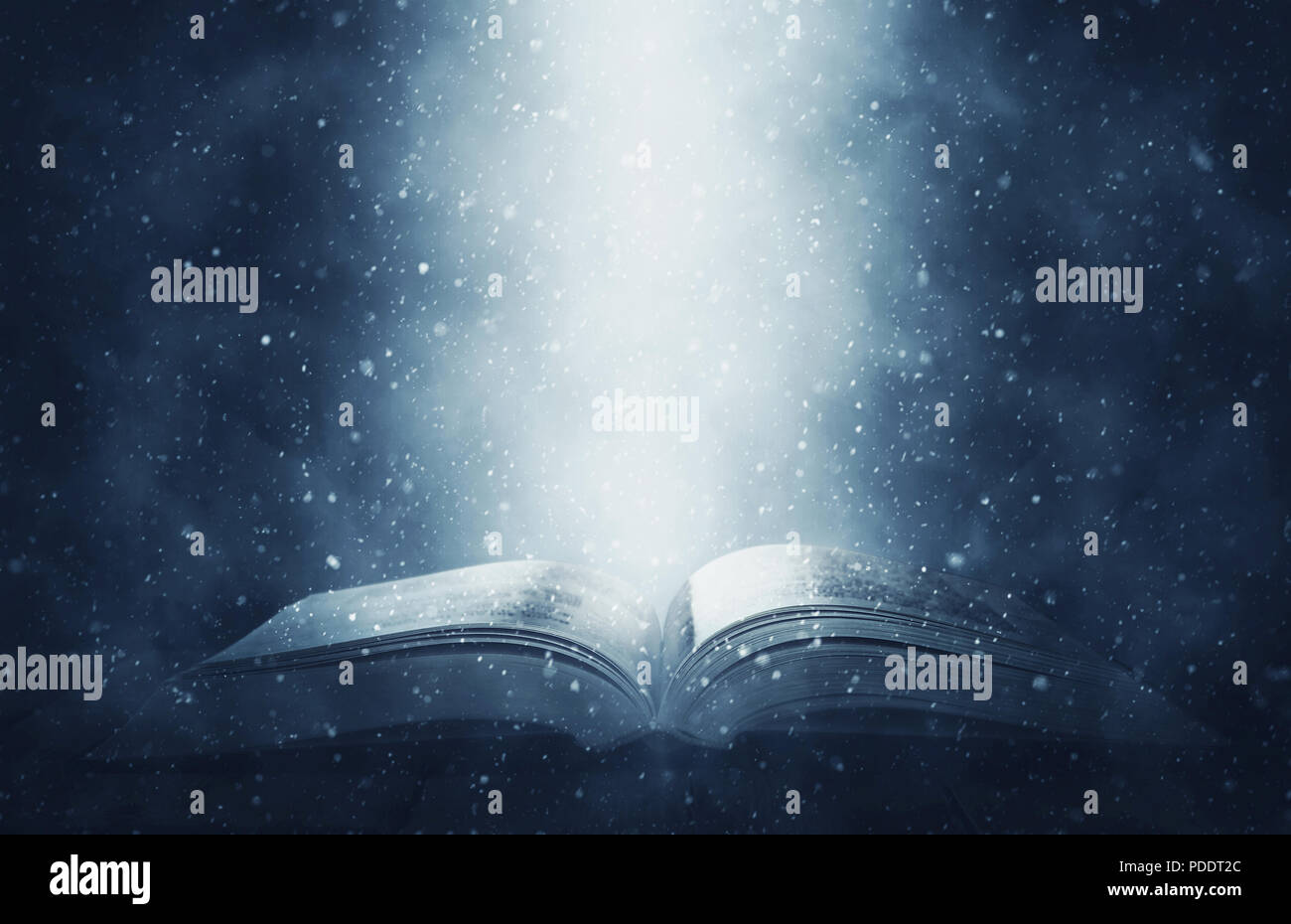 Open book upon table hi-res stock photography and images - Alamy