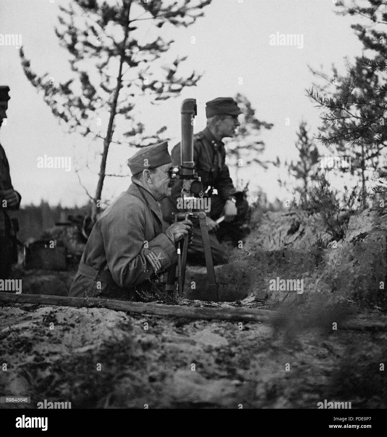 94 Carl Gustaf Emil Mannerheim watches operations in the Leningrad ...