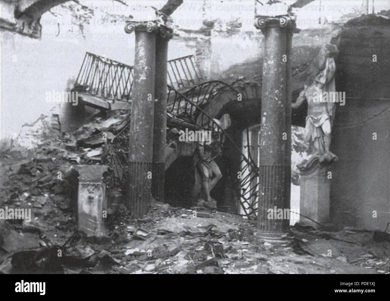 Destroyed landmarks hi-res stock photography and images - Alamy