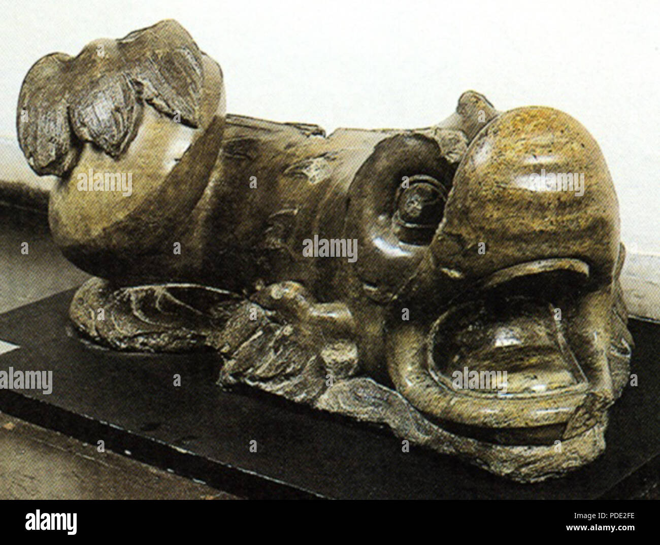 Dolphin ancient hi-res stock photography and images - Alamy