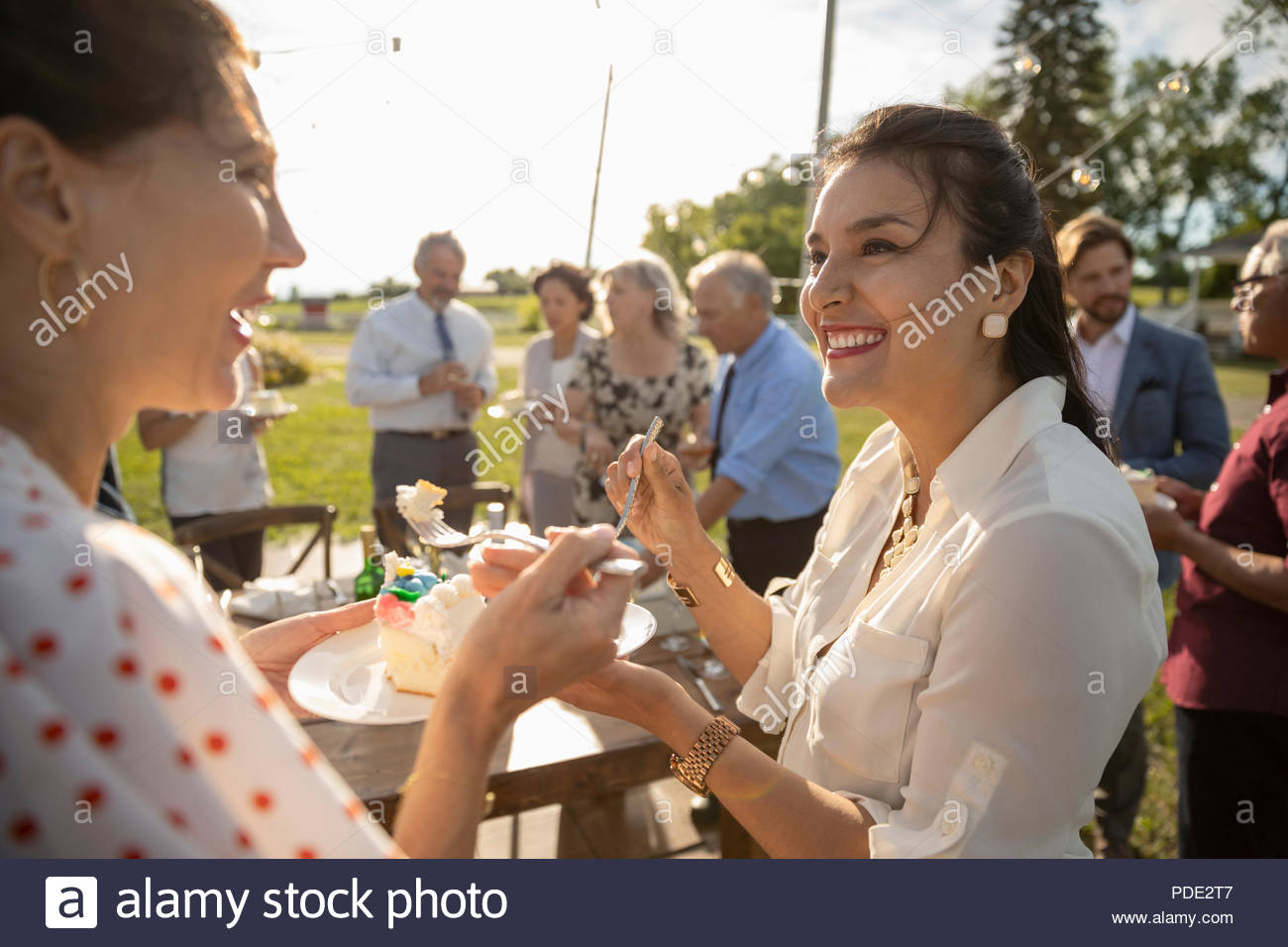 Cake face wedding hi-res stock photography and images - Alamy