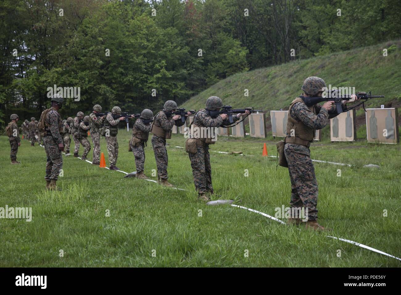 Royal marines rifle range hi-res stock photography and images - Alamy