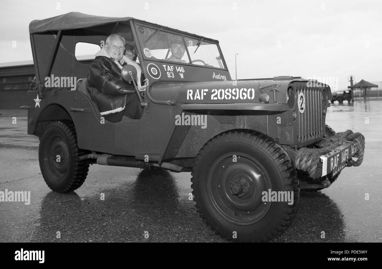 RAF Flight Lieutenant Colin S. Bell (Ret’d), a distinguish WWII Flying ...