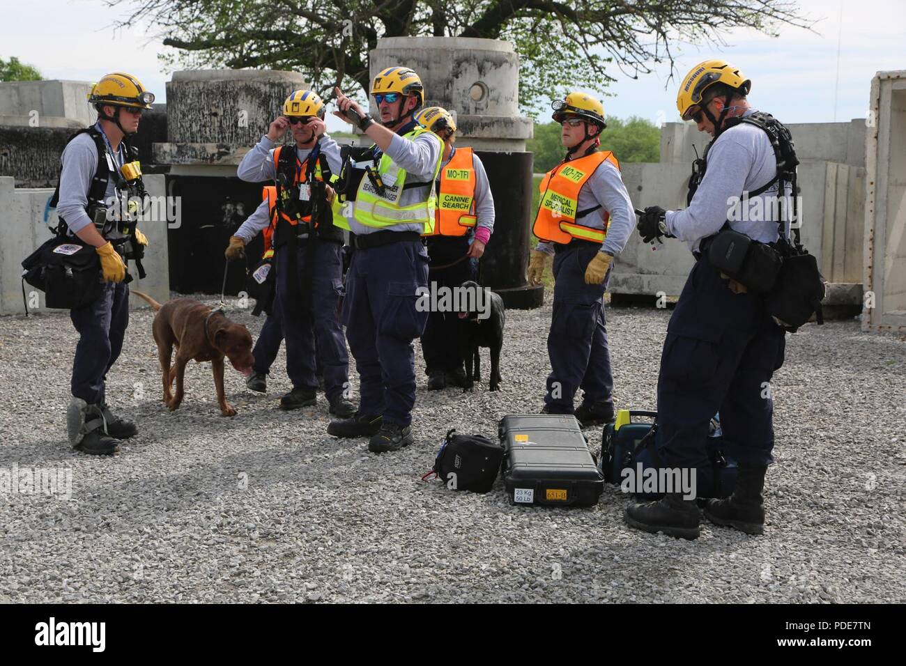 Missouri Task Force 1 Search and Rescue teams conduct simulated ...