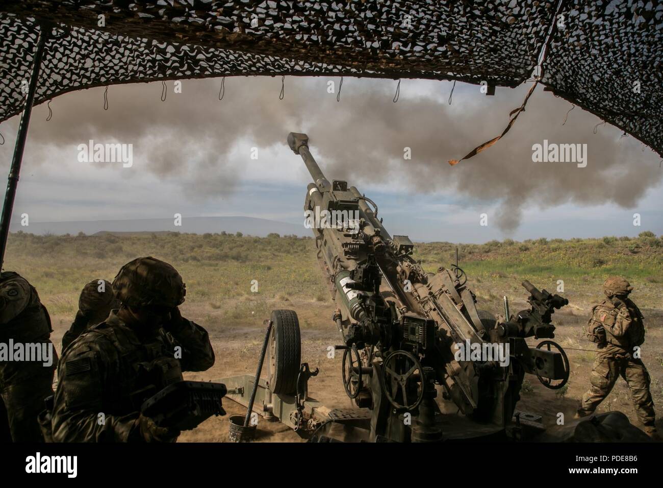 U.S. Army Soldiers assigned to 25th Division Artillery, 25th Infantry ...