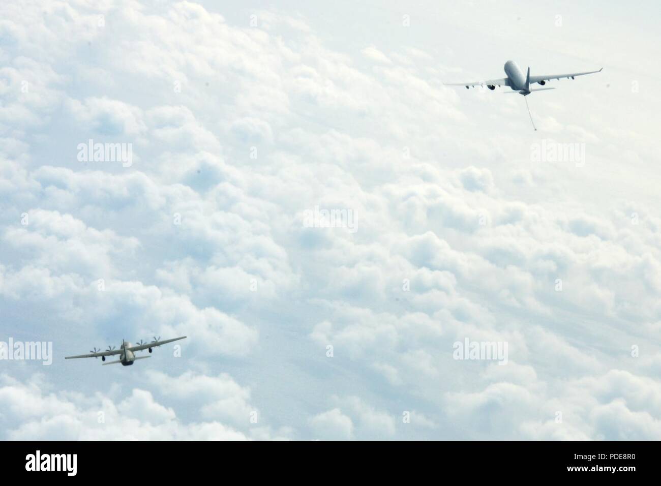 Raf voyager tanker aircraft hi-res stock photography and images - Alamy