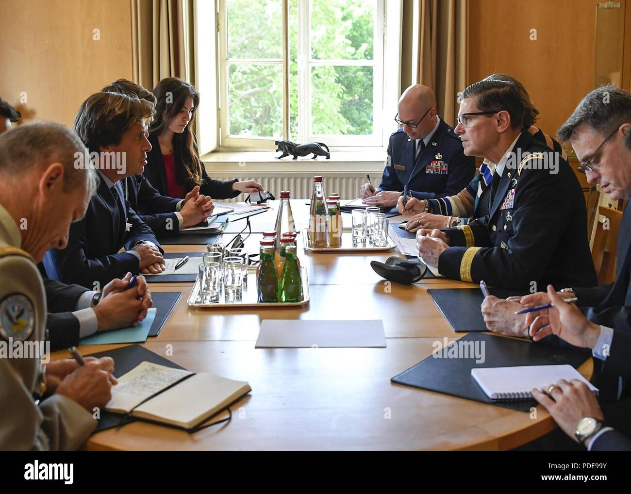 Army gen joseph l votel hi-res stock photography and images - Alamy