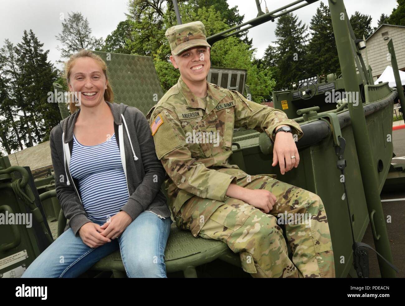 U.S. Army Reserve Guard Spc. Laura Anderson and her husband Sgt ...