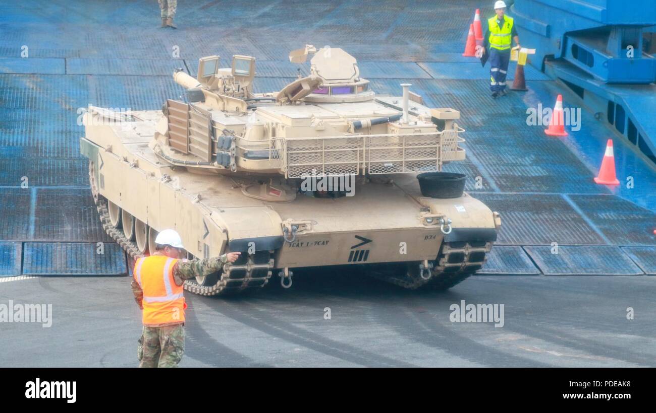 Us navy unloading vehicles in hi-res stock photography and images - Alamy