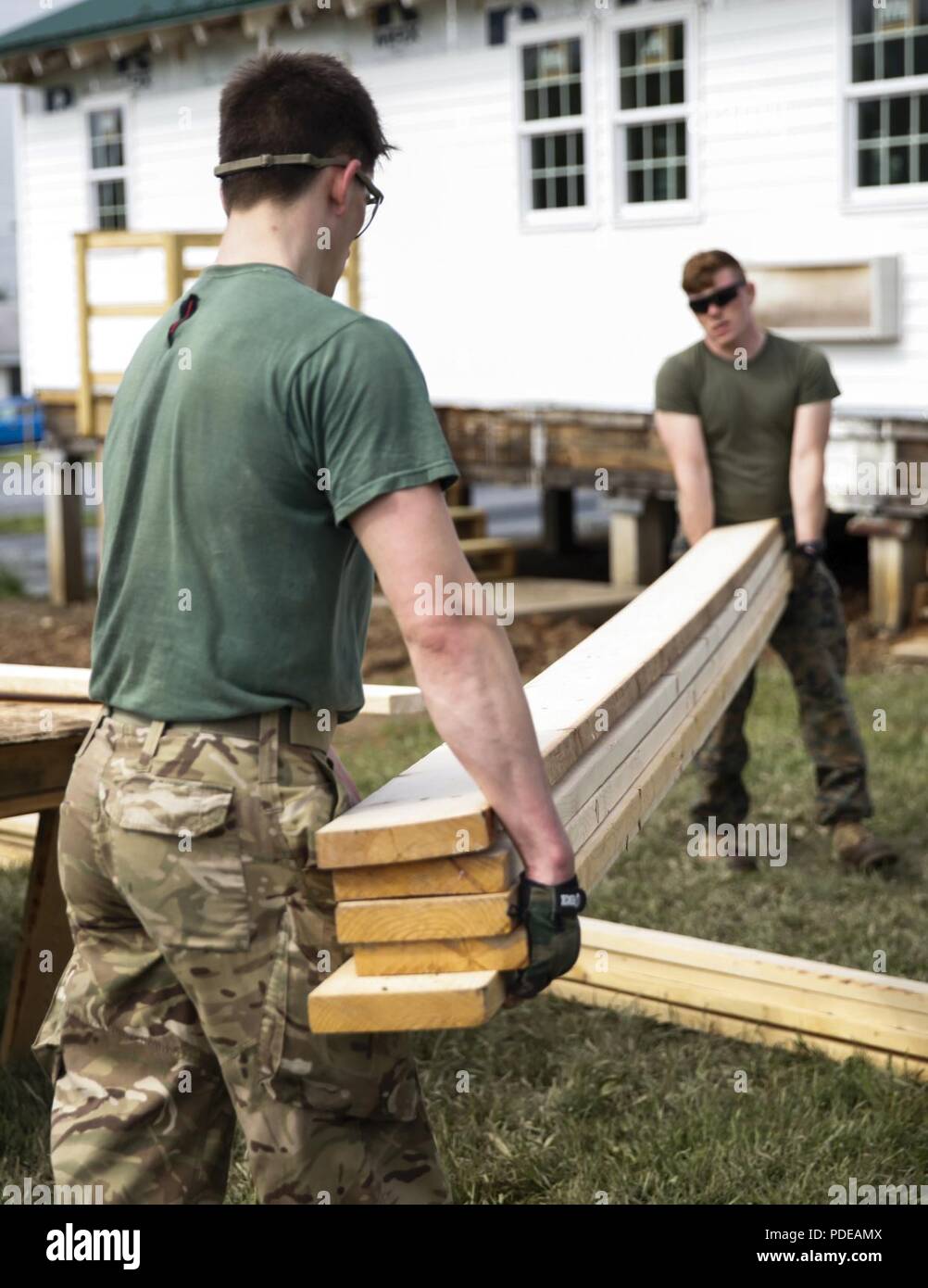 British Army Lance Cpl Craig L. Williams (left), commando with 131 ...