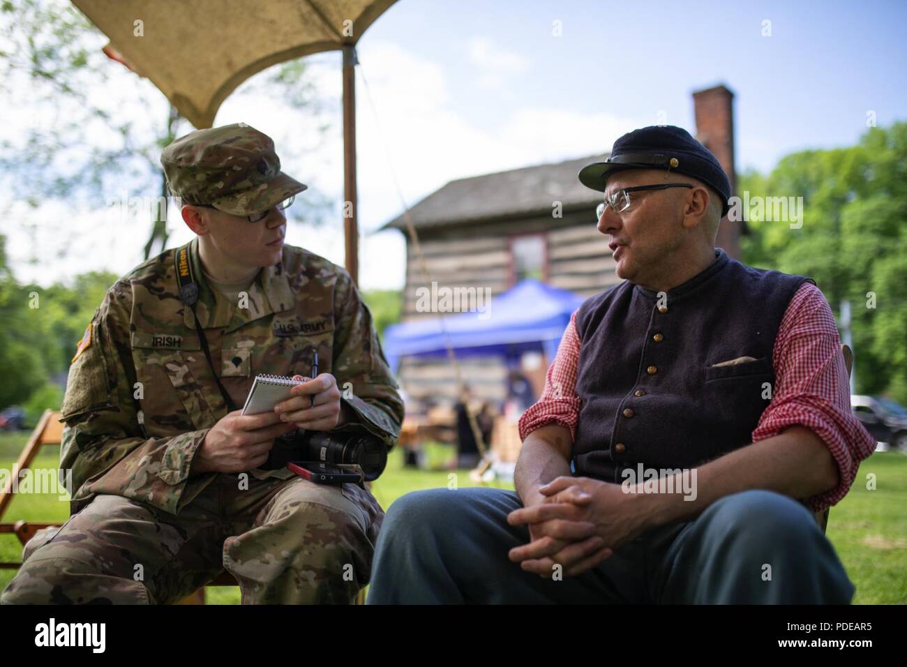 Irish army reserve hi-res stock photography and images - Alamy