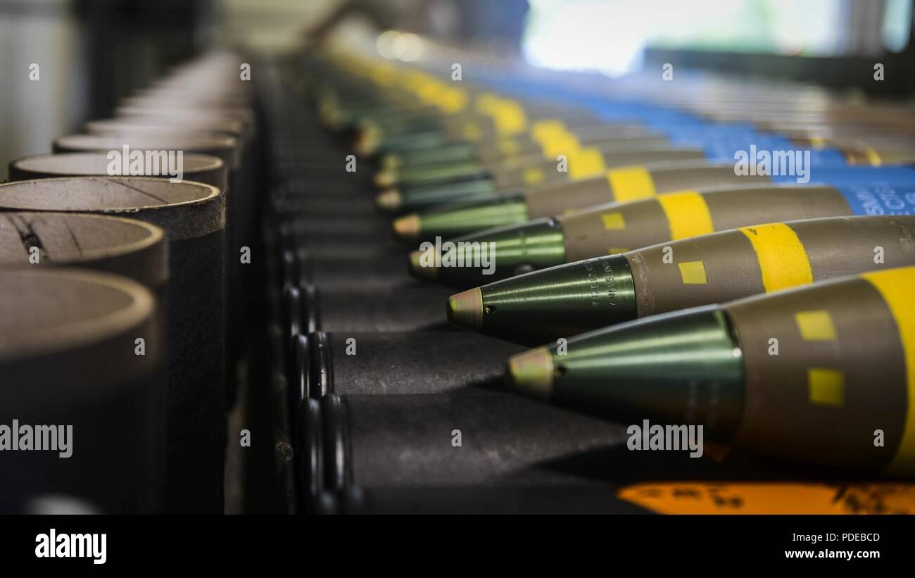 105mm rounds hi-res stock photography and images - Alamy