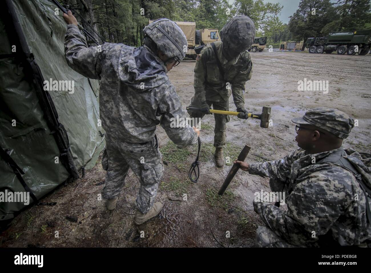 U.S. Army Soldiers from the New Jersey Army National Guard's 154th ...