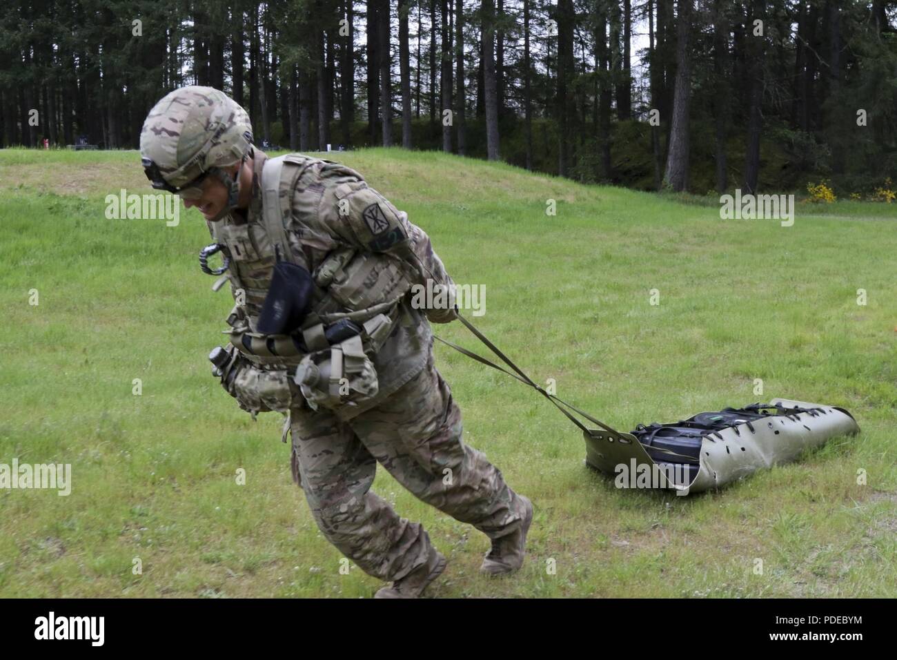 1st Lt. Ryan Perez from 17th Field Artillery Brigade pulls 250 lbs for ...