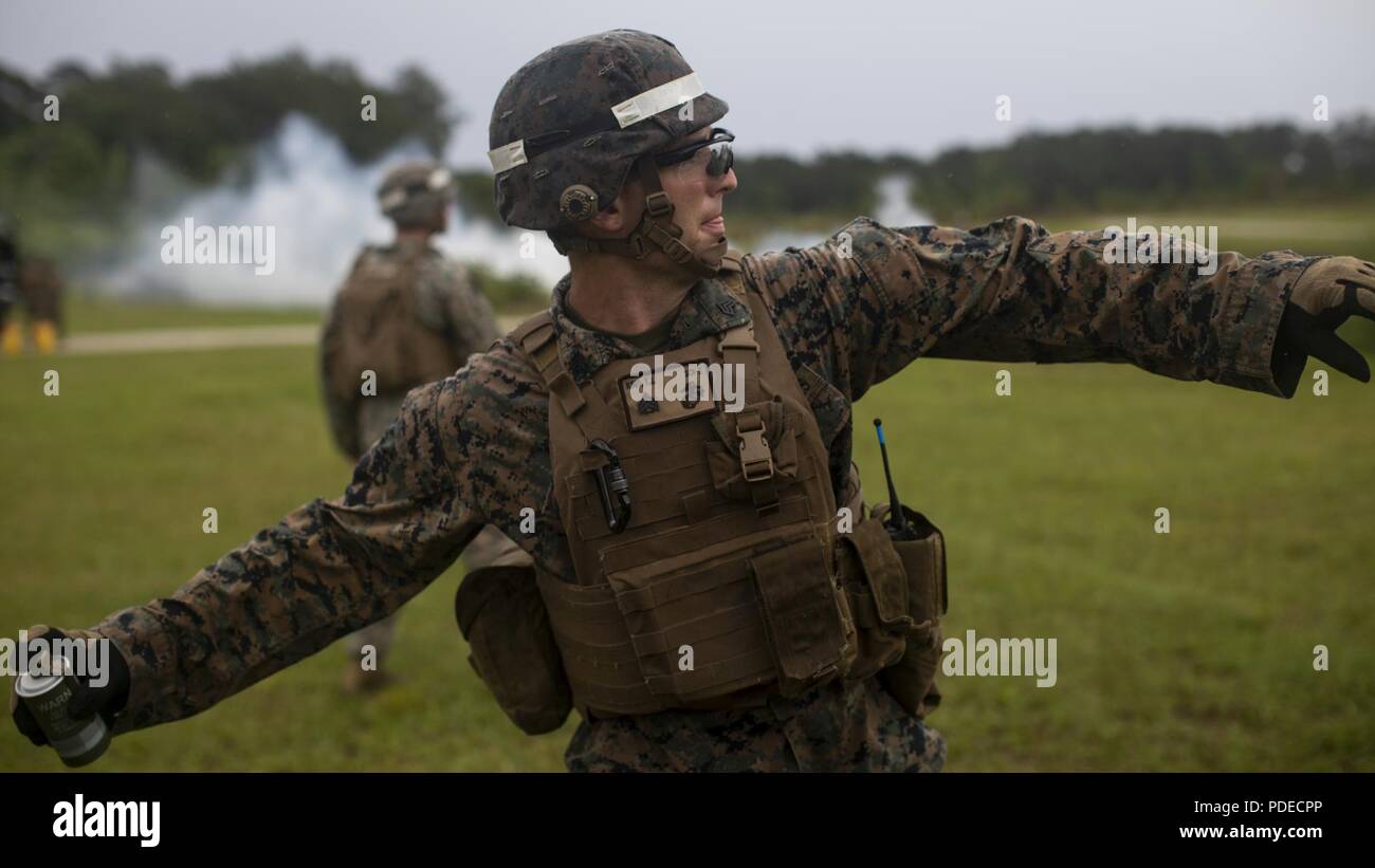 M18 smoke grenade hi-res stock photography and images - Alamy