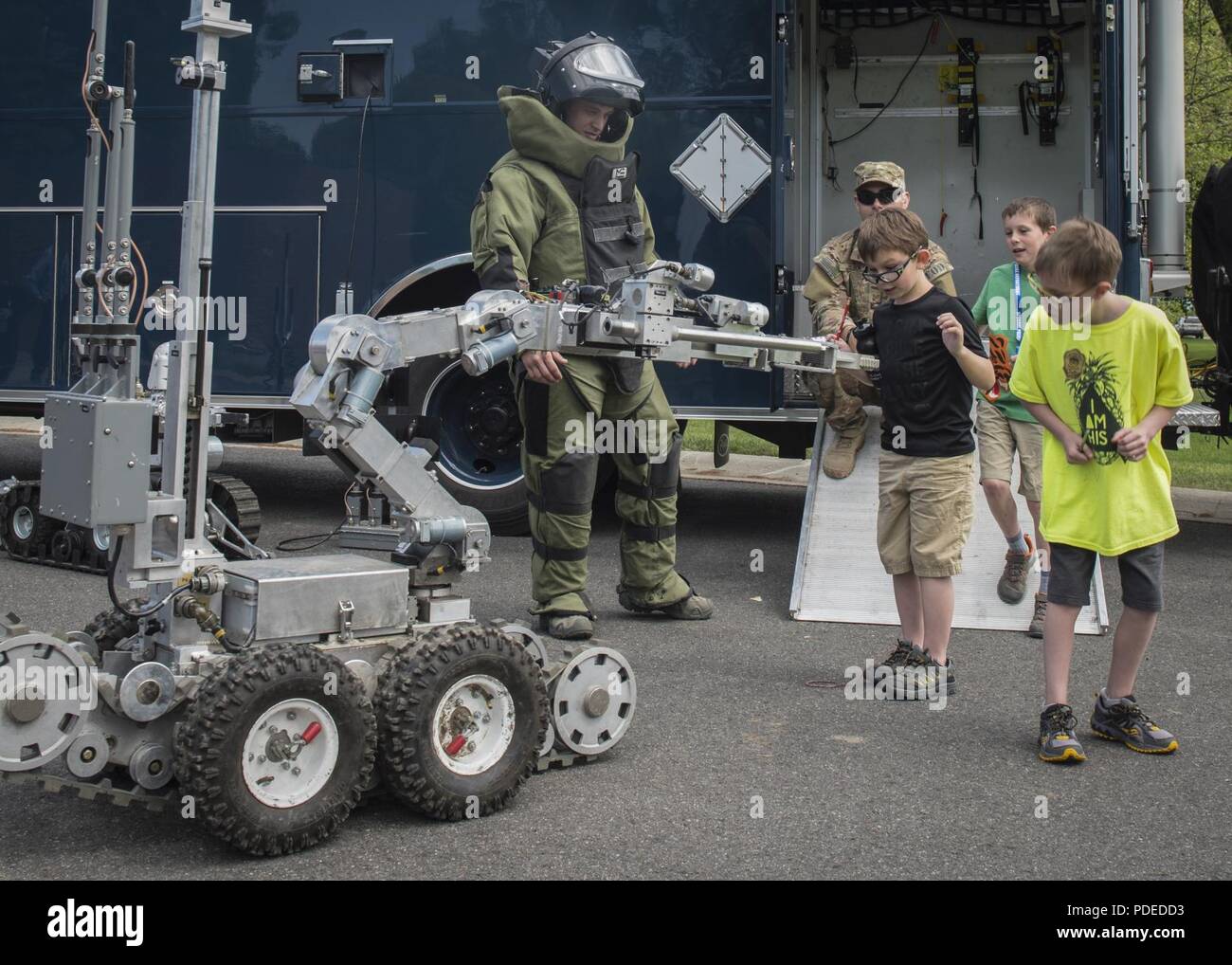 The 92nd ces eod hi-res stock photography and images - Alamy