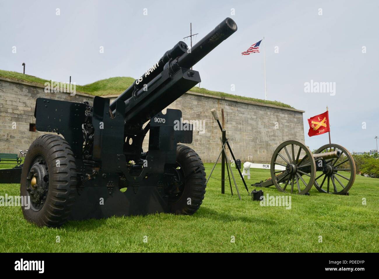 BOSTON – A Howitzer M1 from the 101st Field Artillery Regiment ...