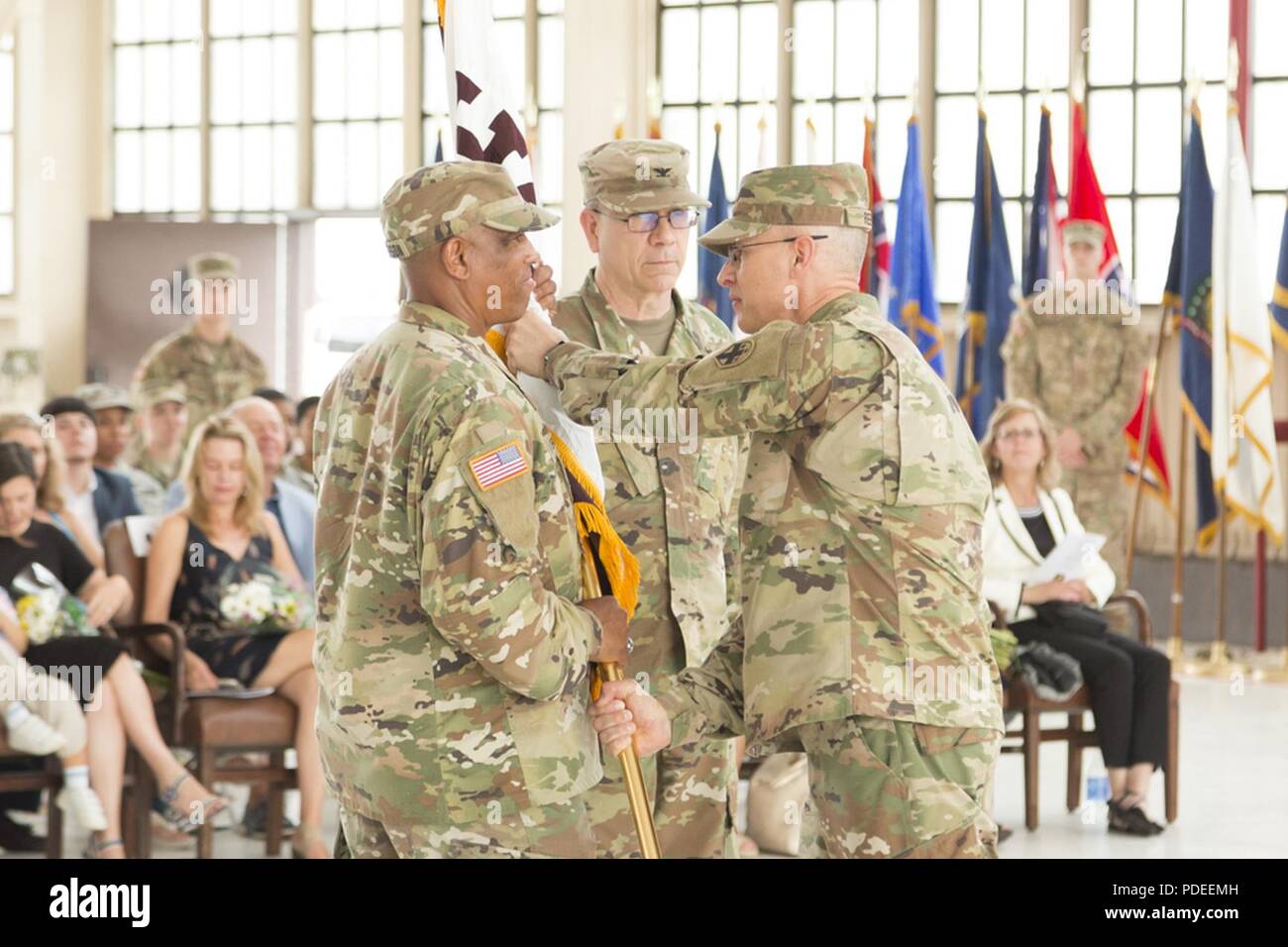 COL Reed giving the flag to CSM Patterson Stock Photo - Alamy