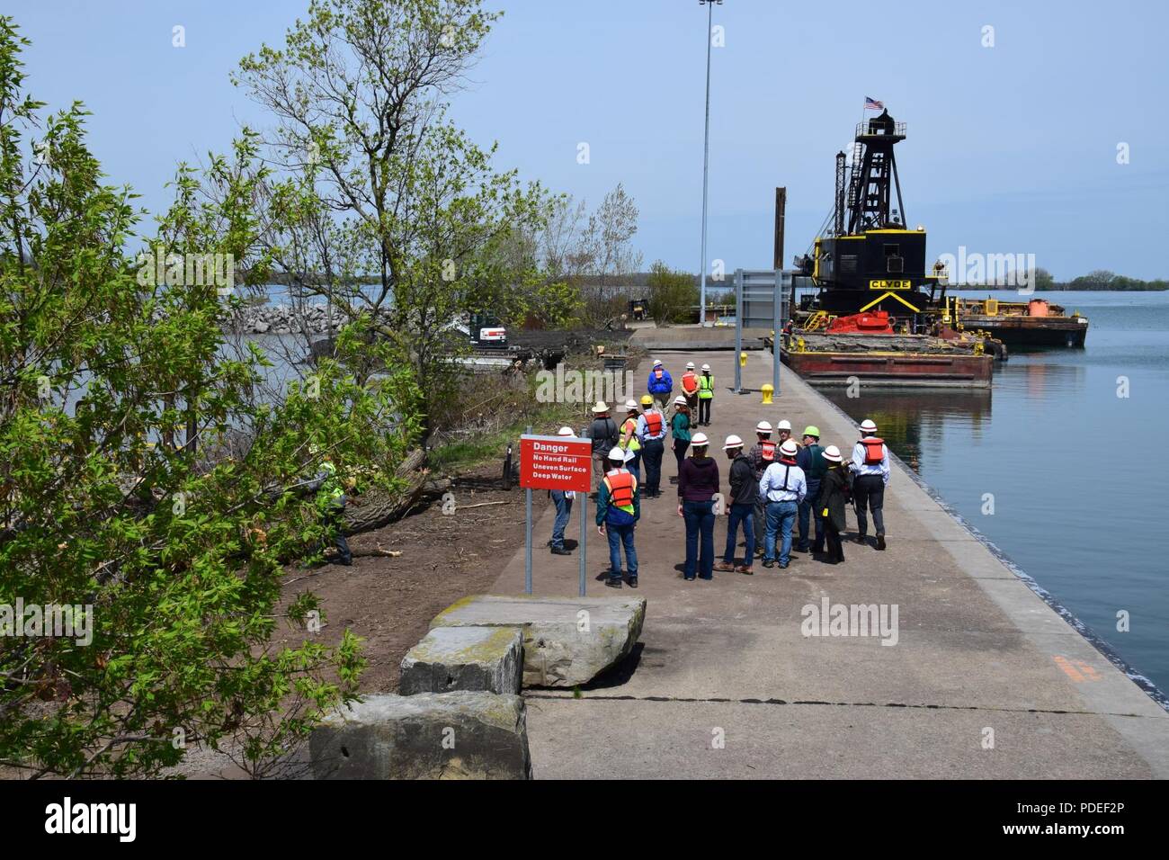 Employees from USACE Buffalo District and Ohio EPA tour the Unity ...