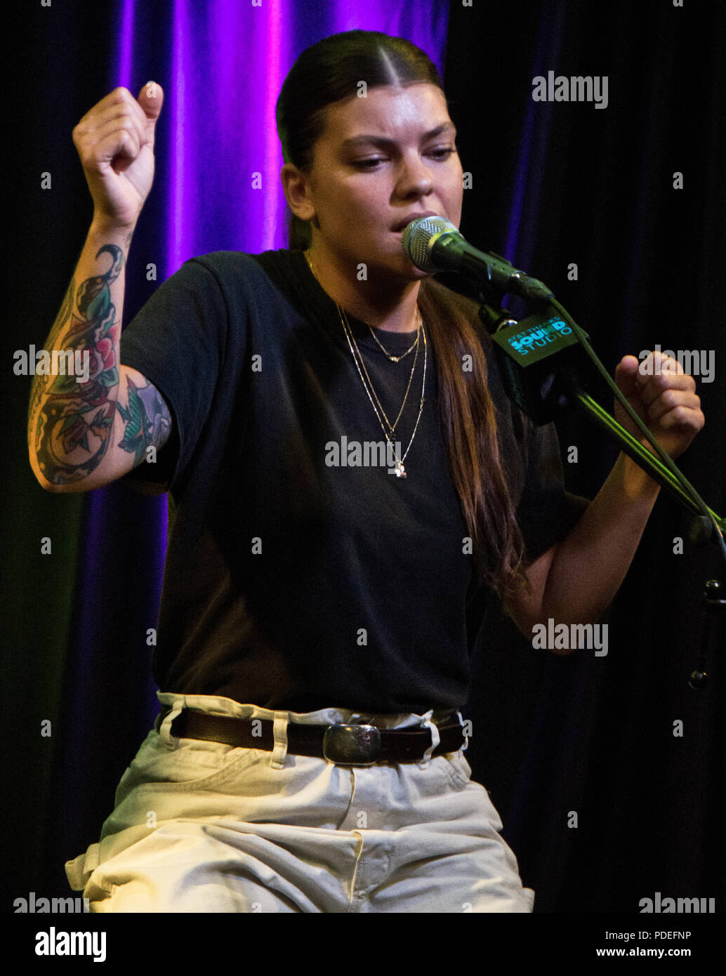 Donna missal singer hi-res stock photography and images - Alamy