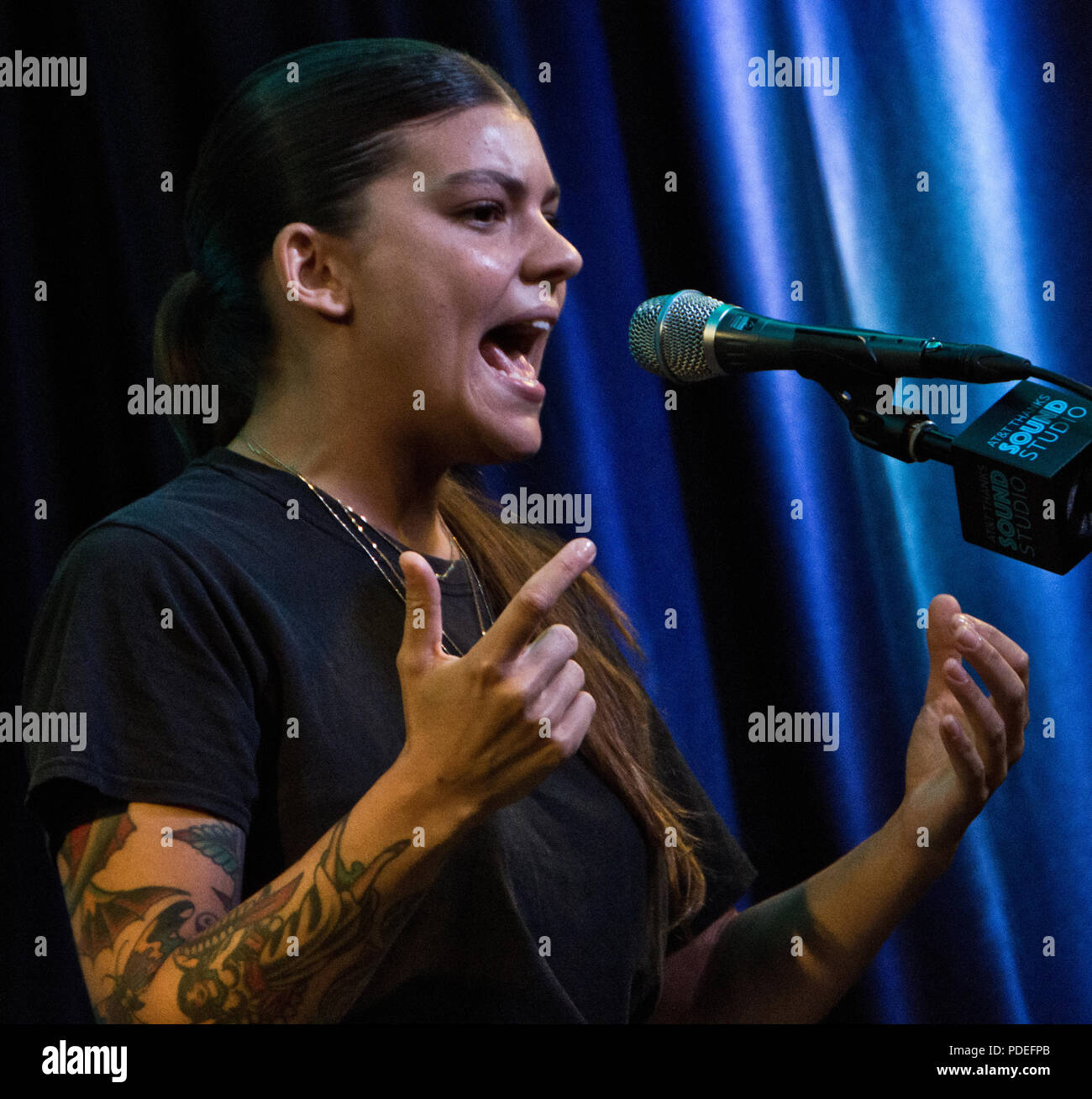 Bala Cynwyd, PA, USA. 19th June, 2018. American Singer-Songwriter Donna ...