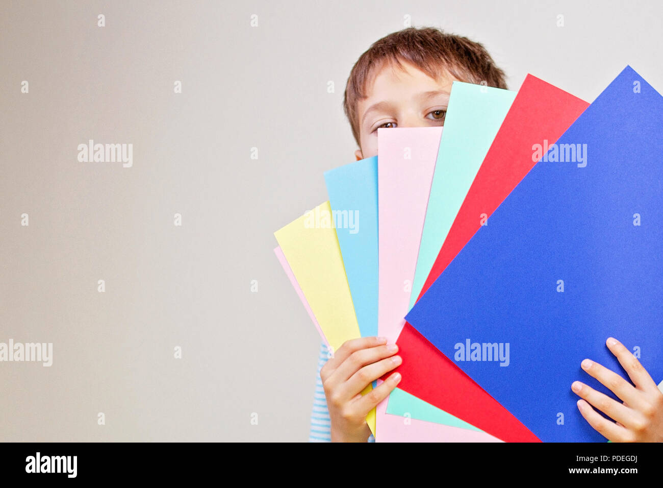 Papercraft craft paper desk hi-res stock photography and images - Alamy