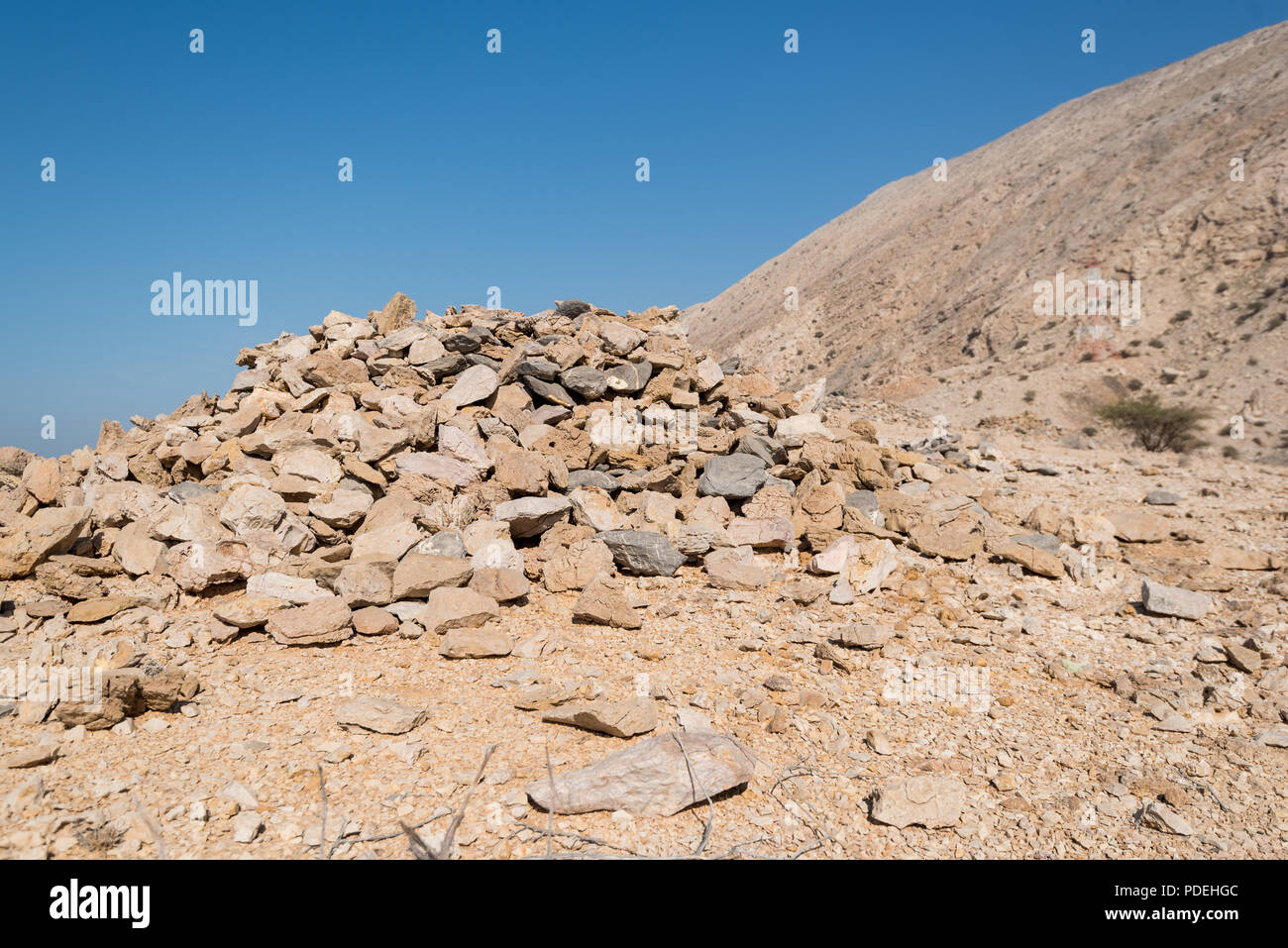 Ancient tomb at Bawshar close to Muscat, Oman Stock Photo - Alamy