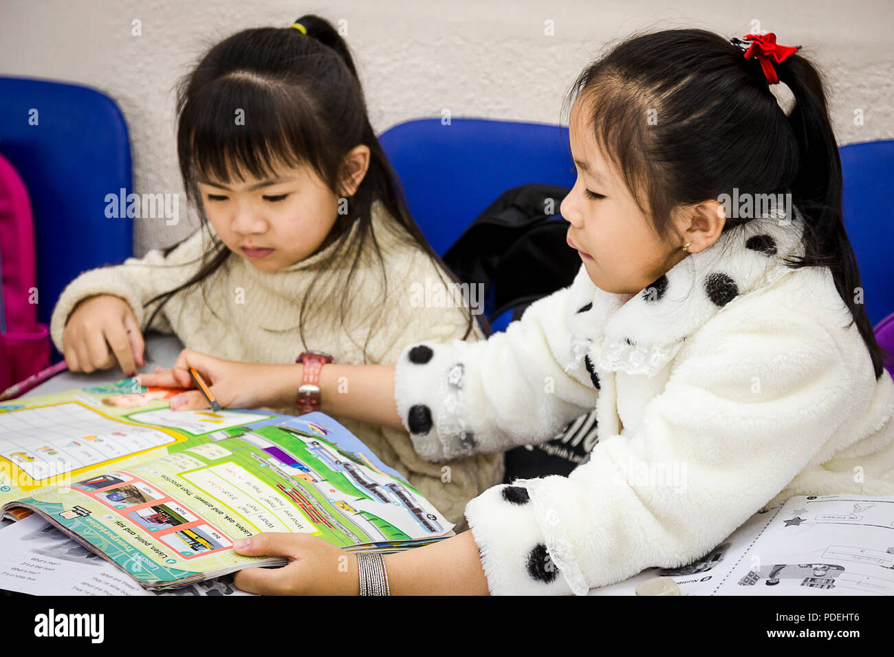 Children problem solving hi-res stock photography and images - Alamy