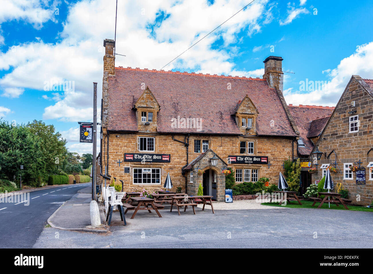 The Olde Swan public house at Nether Heyford, Northamptonshire Stock ...