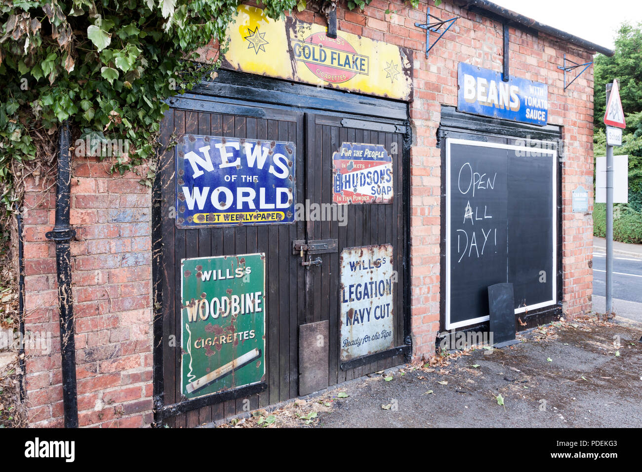 The Olde Swan public house at Nether Heyford, Northamptonshire Stock ...