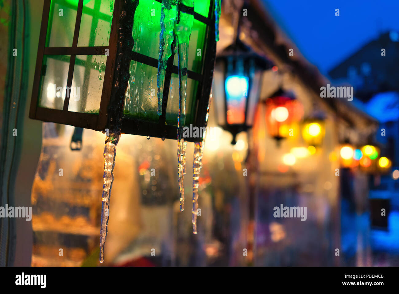Christmas icicles hi-res stock photography and images - Alamy