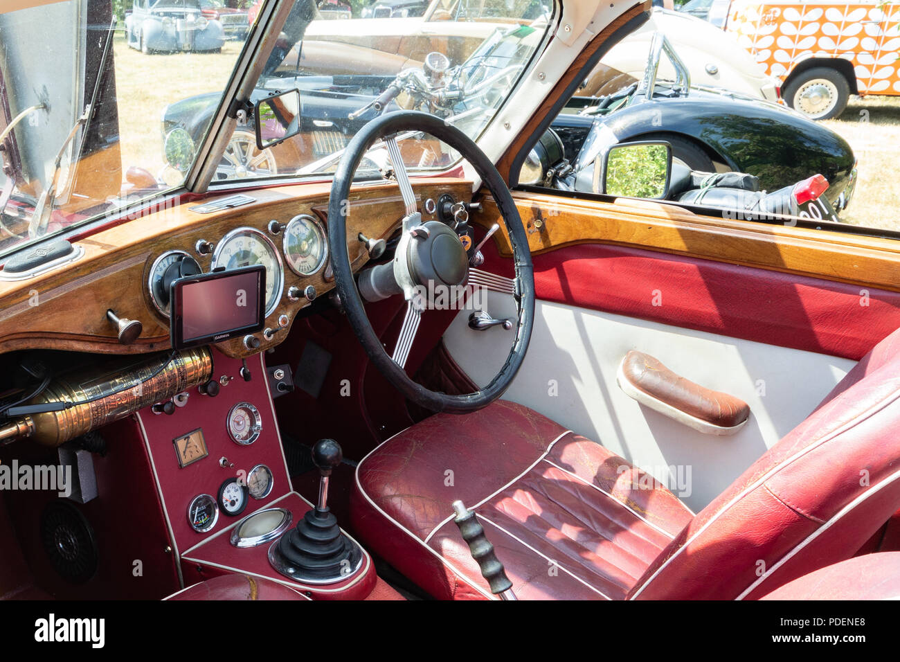 British fire extinguisher hi-res stock photography and images - Alamy