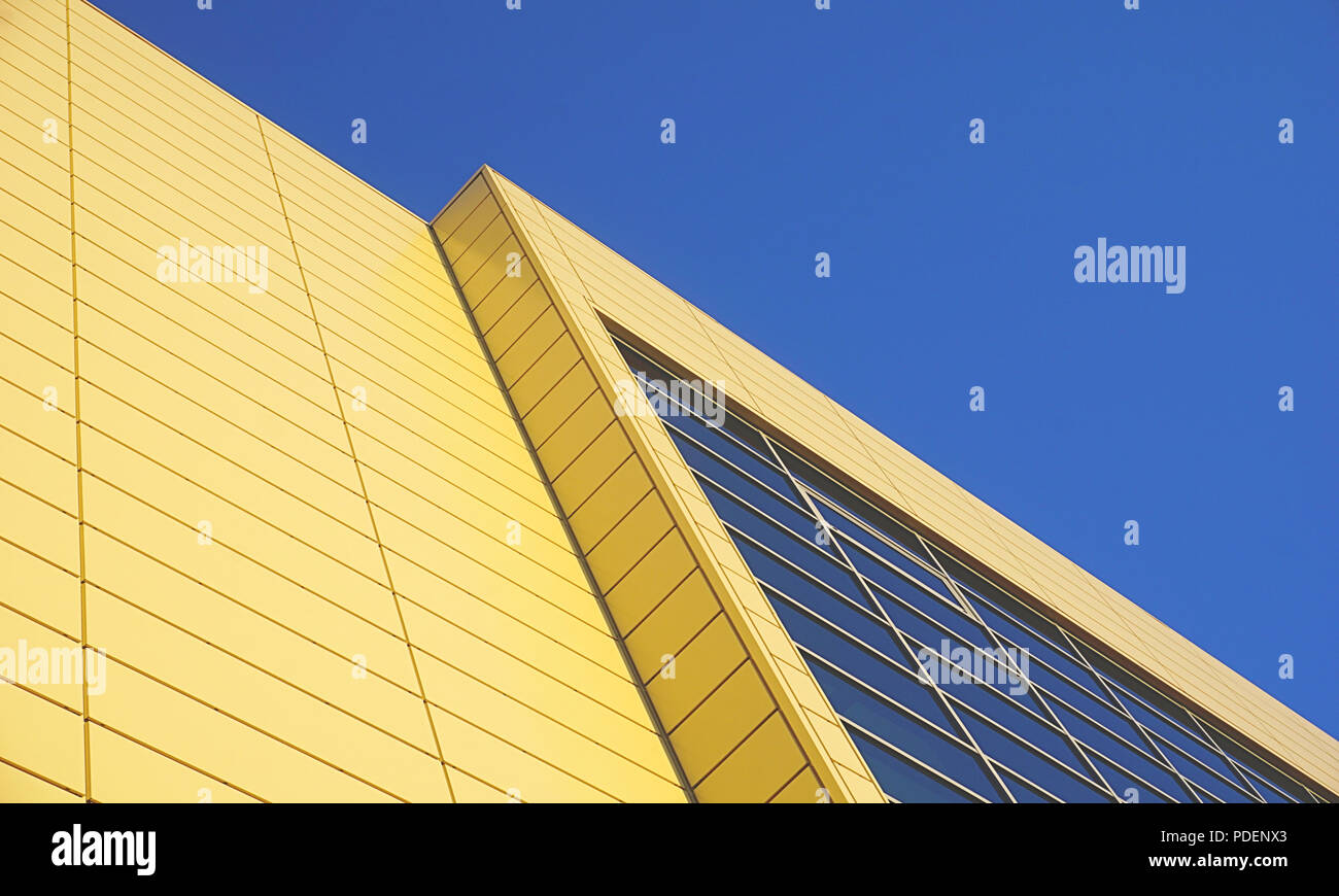 Diagonal from the front hi-res stock photography and images - Alamy