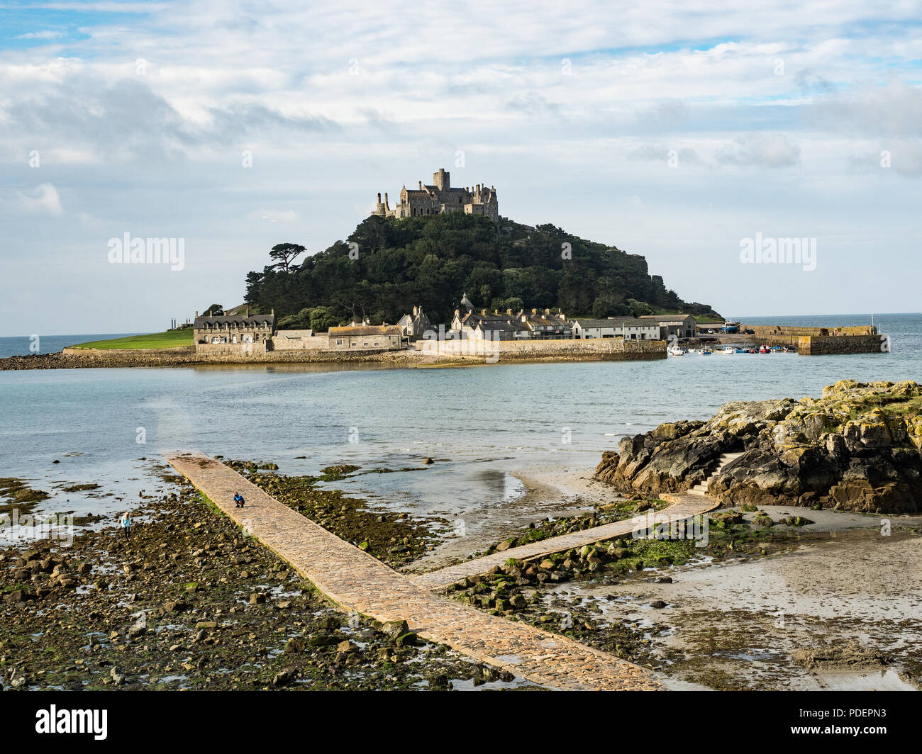 St michael's mount cornwall hi-res stock photography and images - Alamy