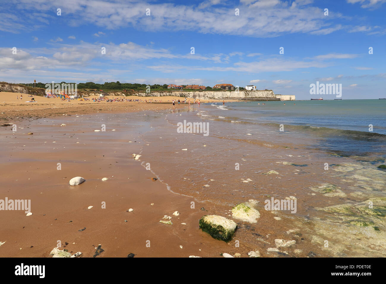 The sandy beach at Joss Bay on the south Kent coast Stock Photo - Alamy