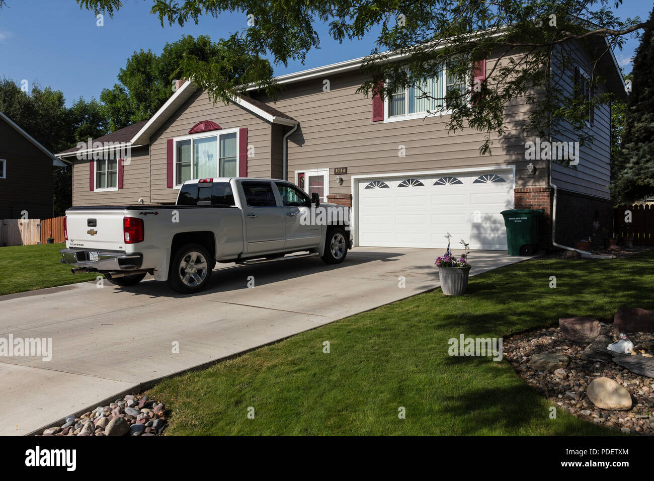Middle Class Home Outside Stock Photos & Middle Class Home Outside ...