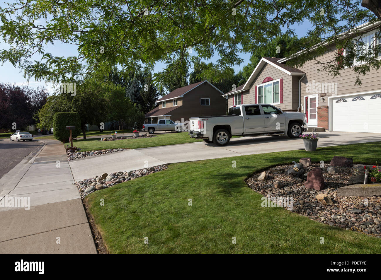 Middle Class Home Outside Stock Photos & Middle Class Home Outside ...
