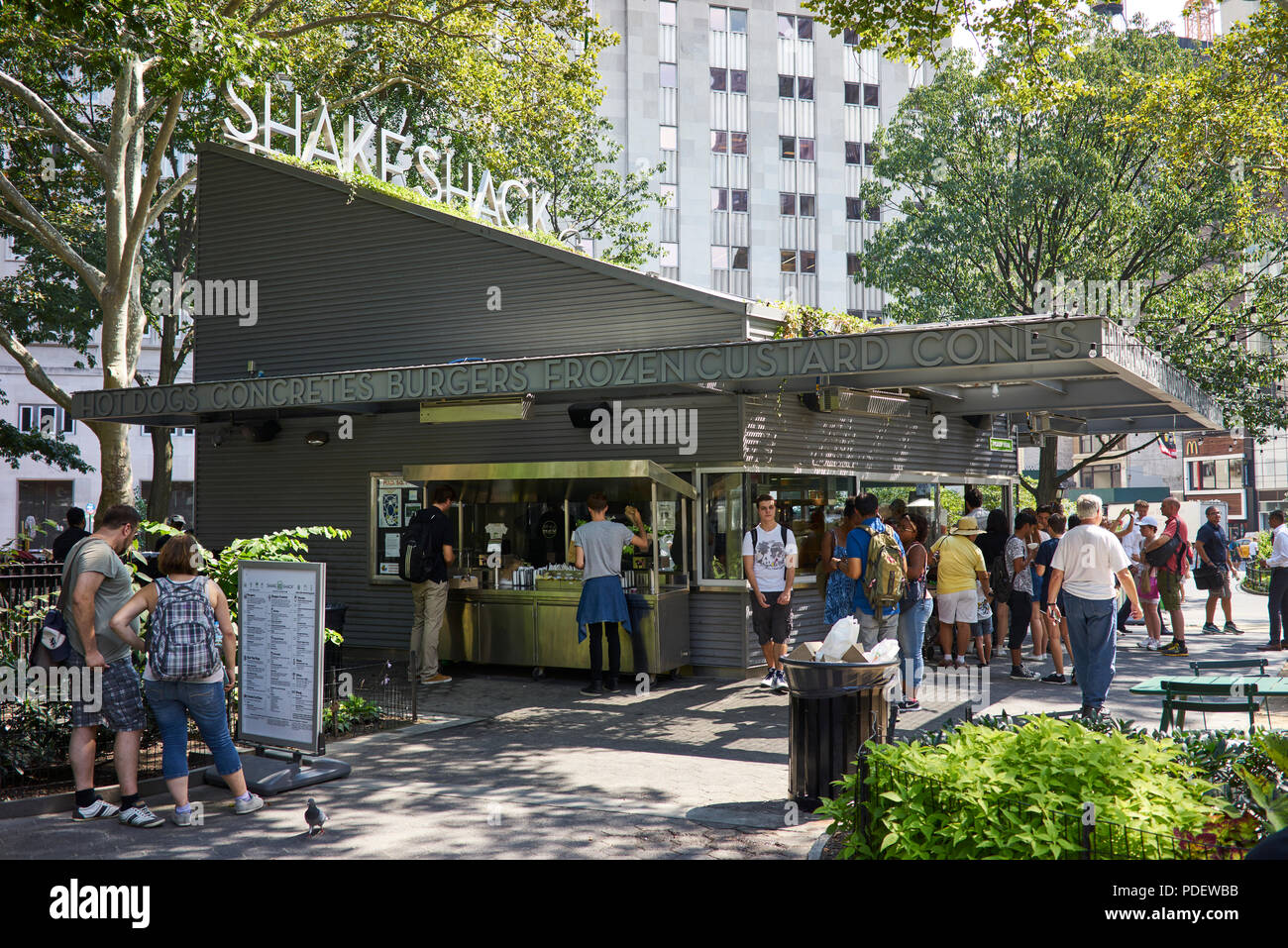 Shake shack restaurant hi-res stock photography and images - Alamy