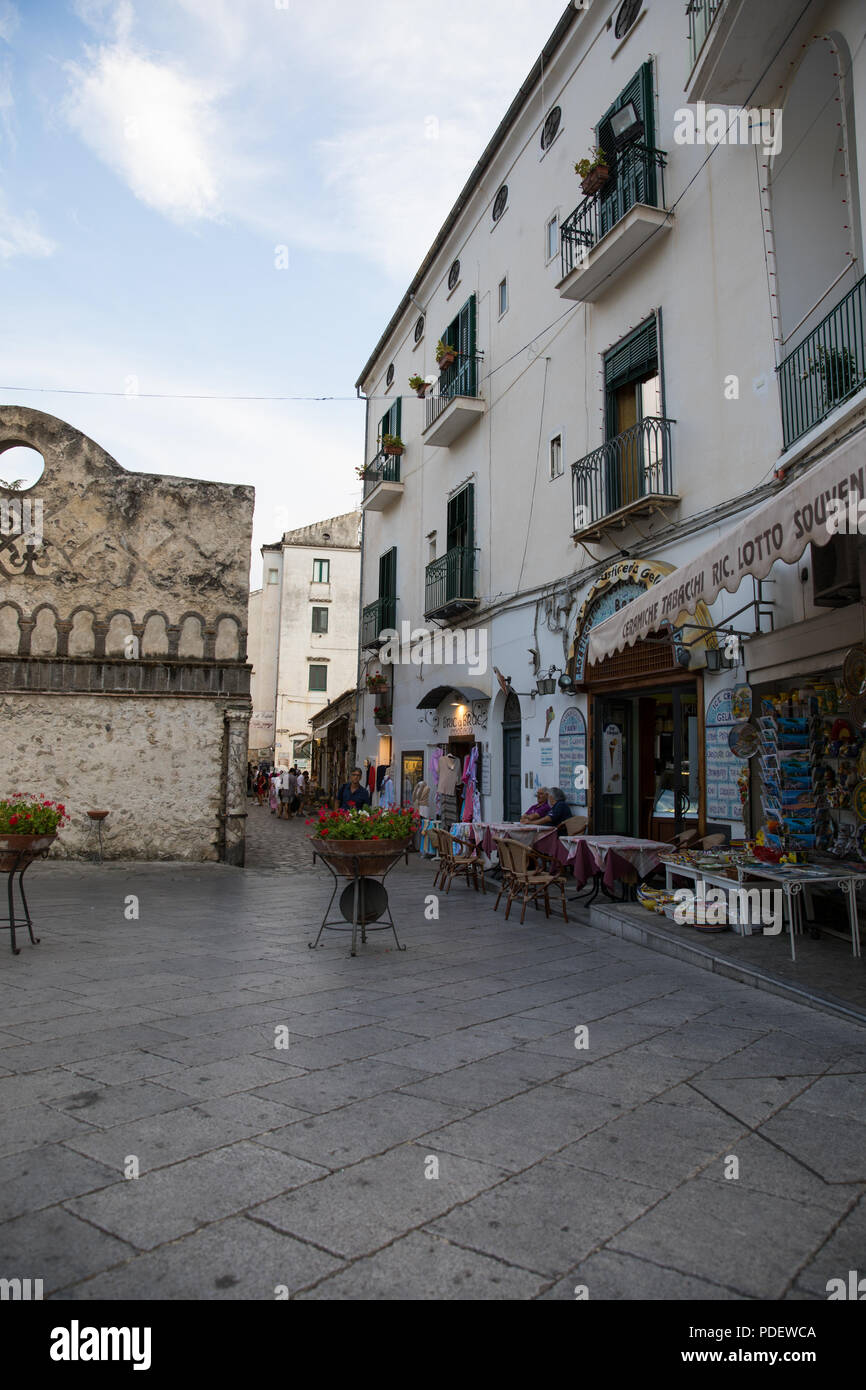 Ravello shop hi-res stock photography and images - Alamy