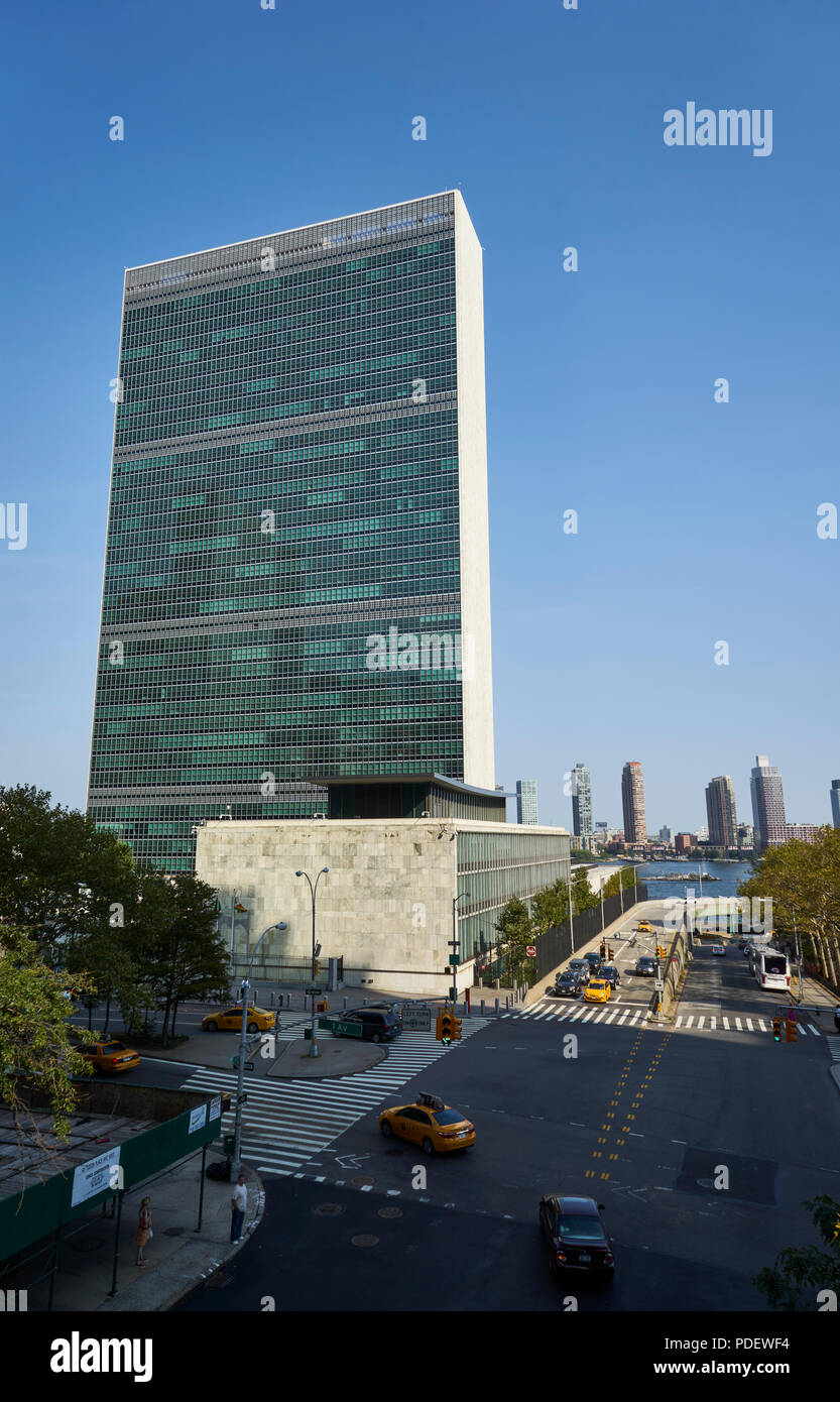 United nations headquarters building hi-res stock photography and ...