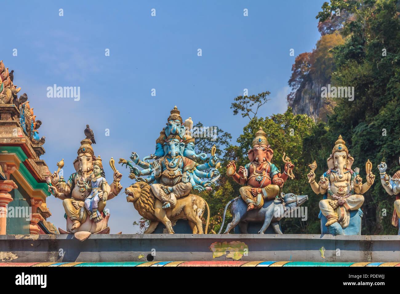 Hindu gods cave sculpture of india hi-res stock photography and images ...