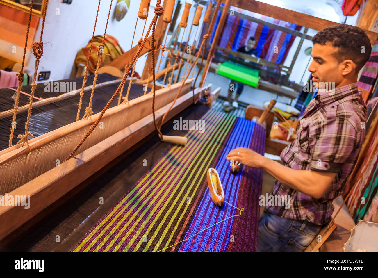 Traditional moroccan loom hi-res stock photography and images - Alamy