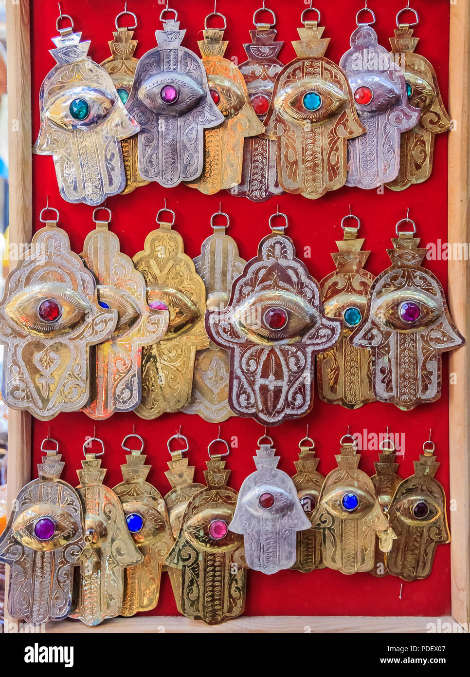 Hamsa hand hi-res stock photography and images - Alamy