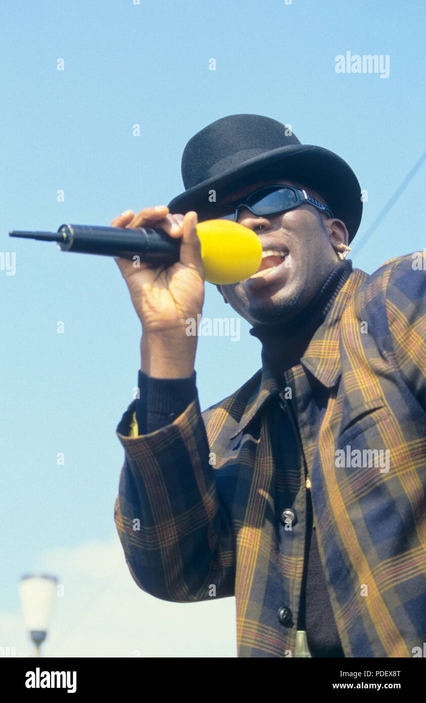 Mark morrison singer hi-res stock photography and images - Alamy