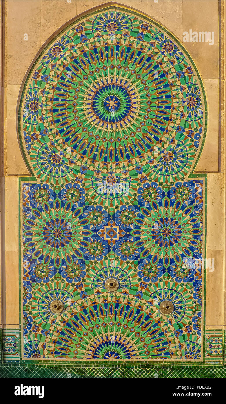 Intricate moroccan zellige tile hi-res stock photography and images - Alamy