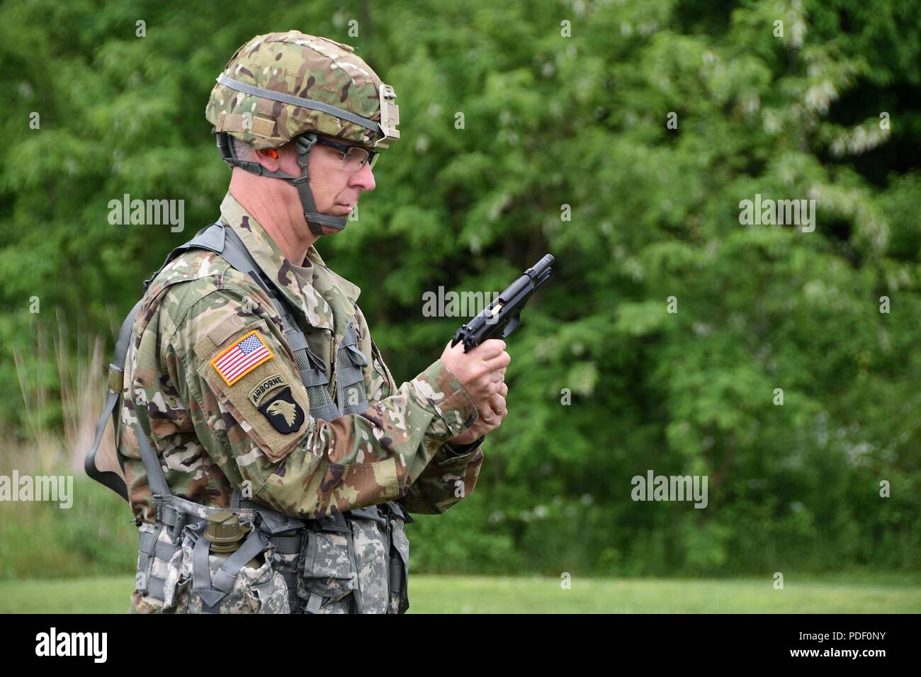 Soldiers in camp sherman hi-res stock photography and images - Alamy